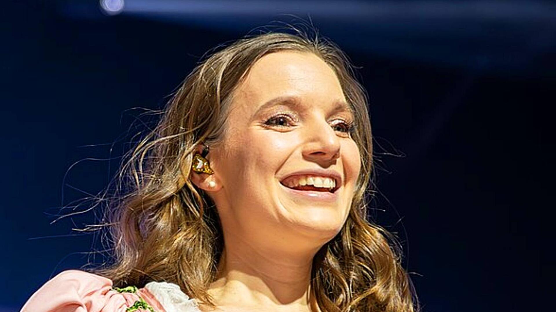 Sanah zaskoczyła fanów. To początek zagranicznej kariery? - Złote przeboje