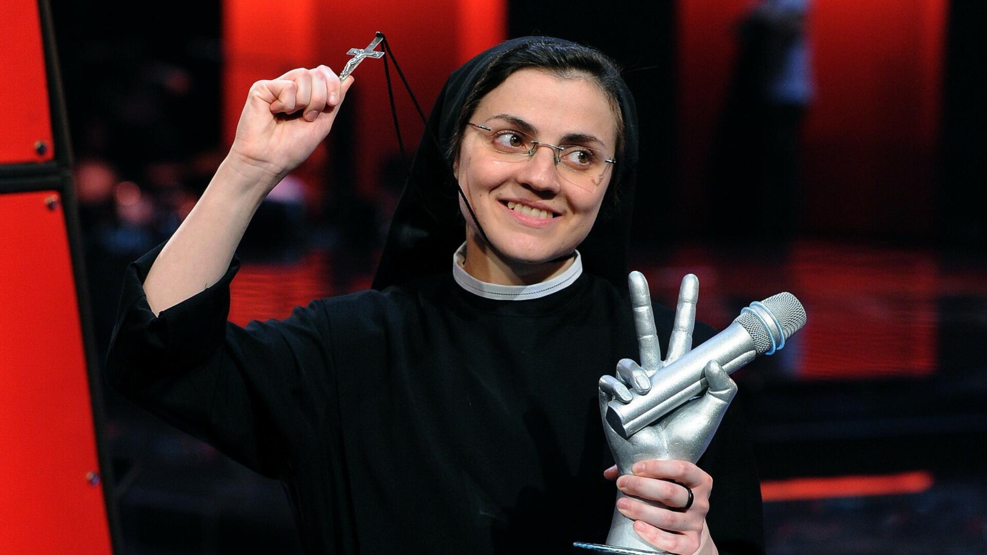 Zakonnica Cristinie zrzuciła habit i szokuje na Instagramie [WIDEO ...